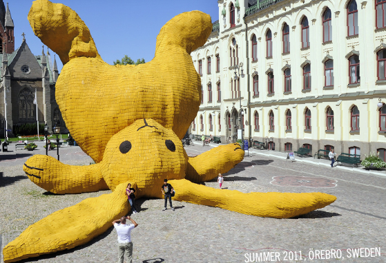 24 oranges » Huge Dutch bunny art invades Sweden 24 oranges