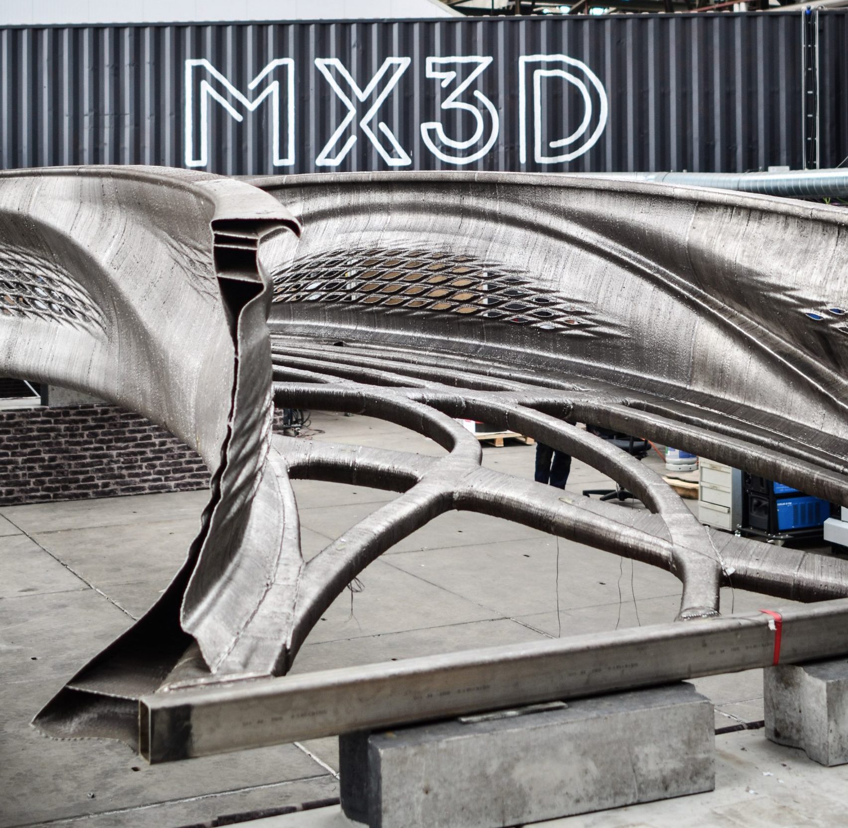 24 oranges » 3D-printed bridge for Amsterdam takes shape
